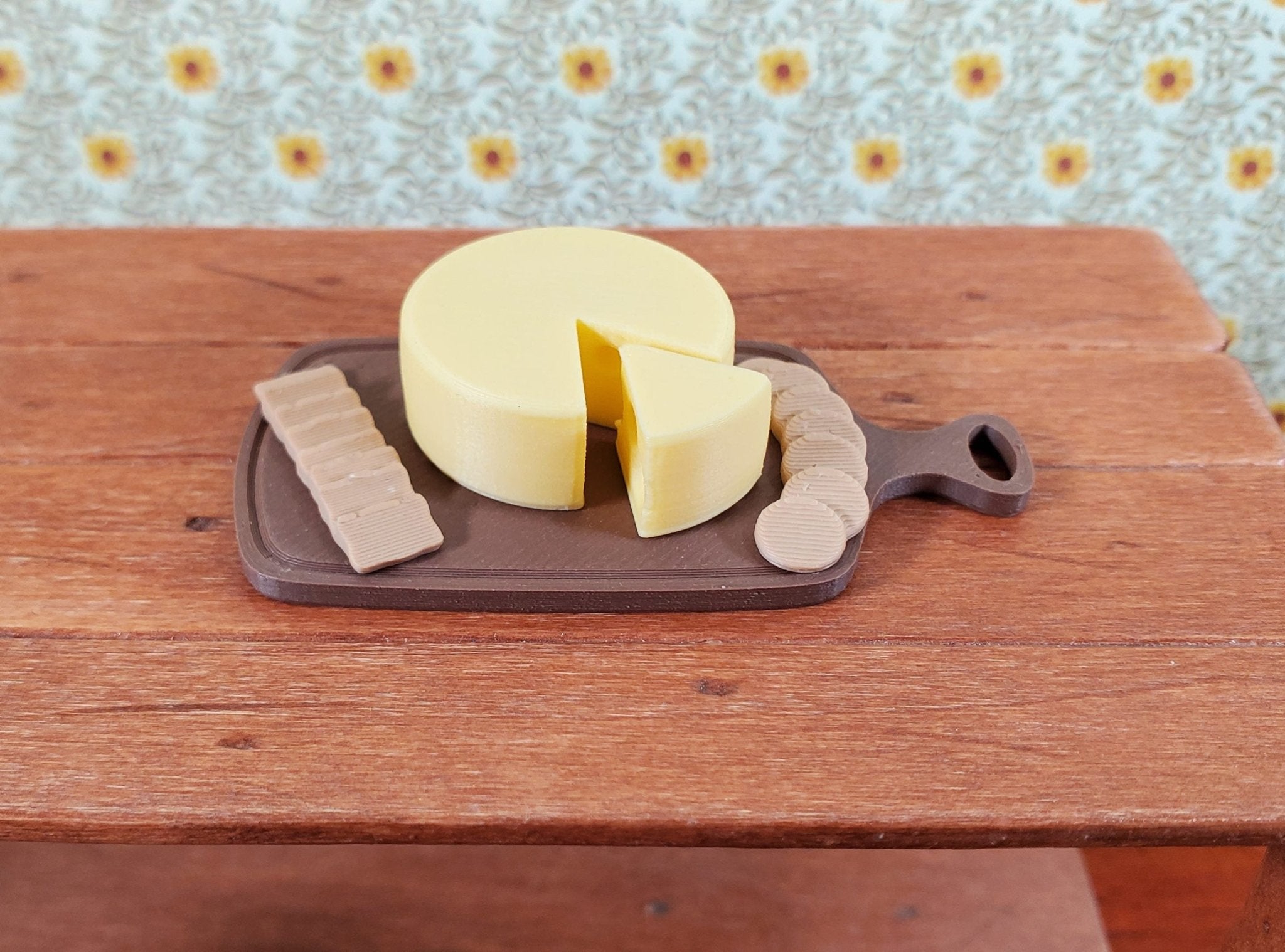 Dollhouse Food Cheese Cheese and Crackers on Cutting Board 1:12 Scale ...