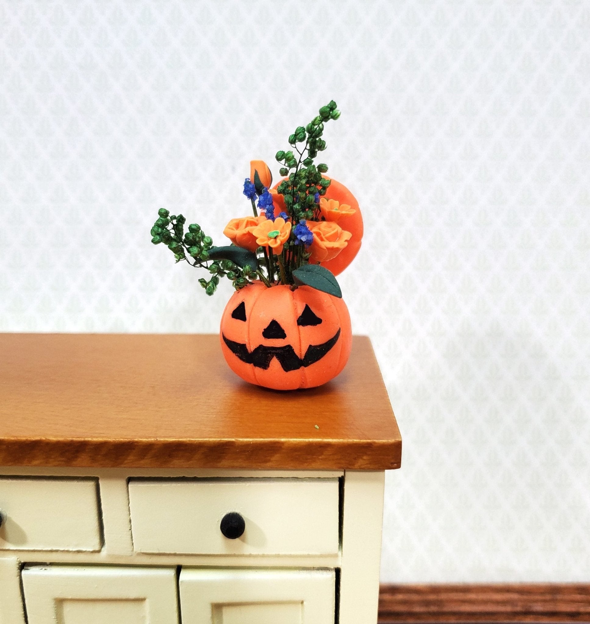 Dollhouse Halloween Fall Flowers Display Pumpkin 1:12 Scale Floral ...