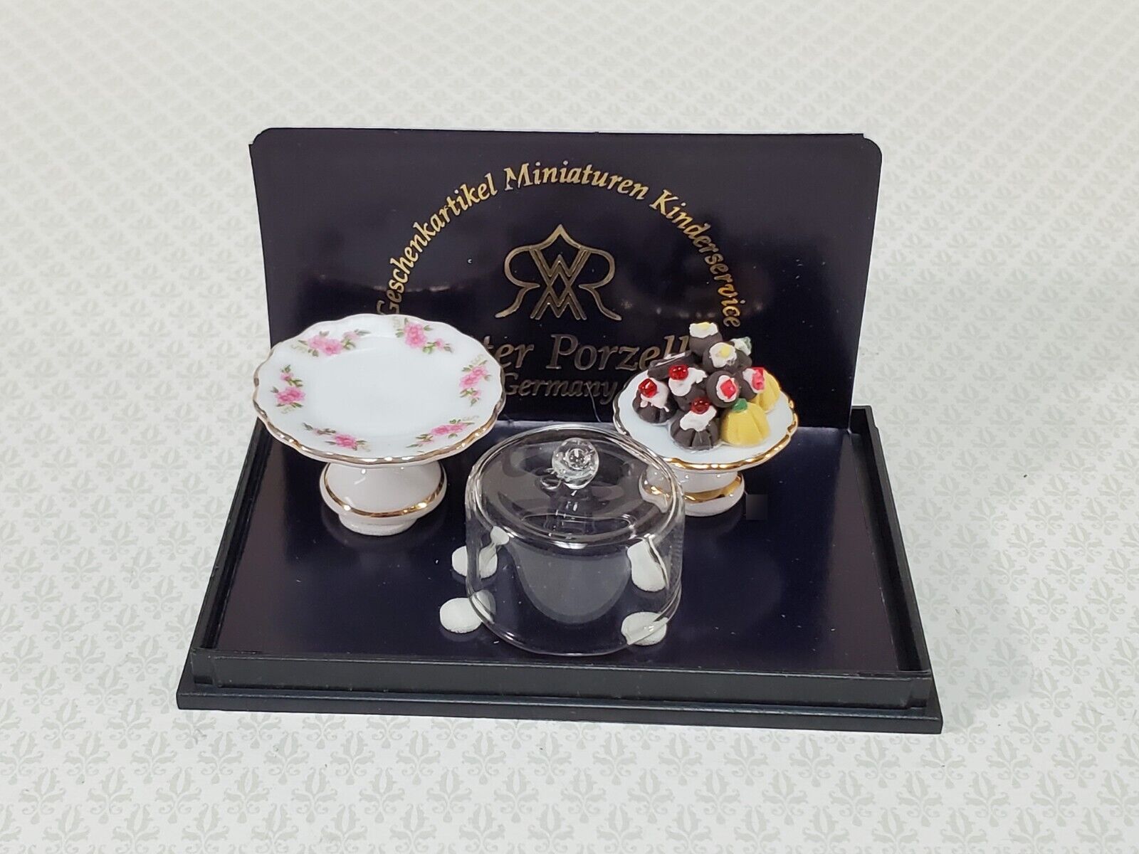 Dollhouse Cake Stand with Lid and Treats Platter Reutter Porcelain 1:1 ...