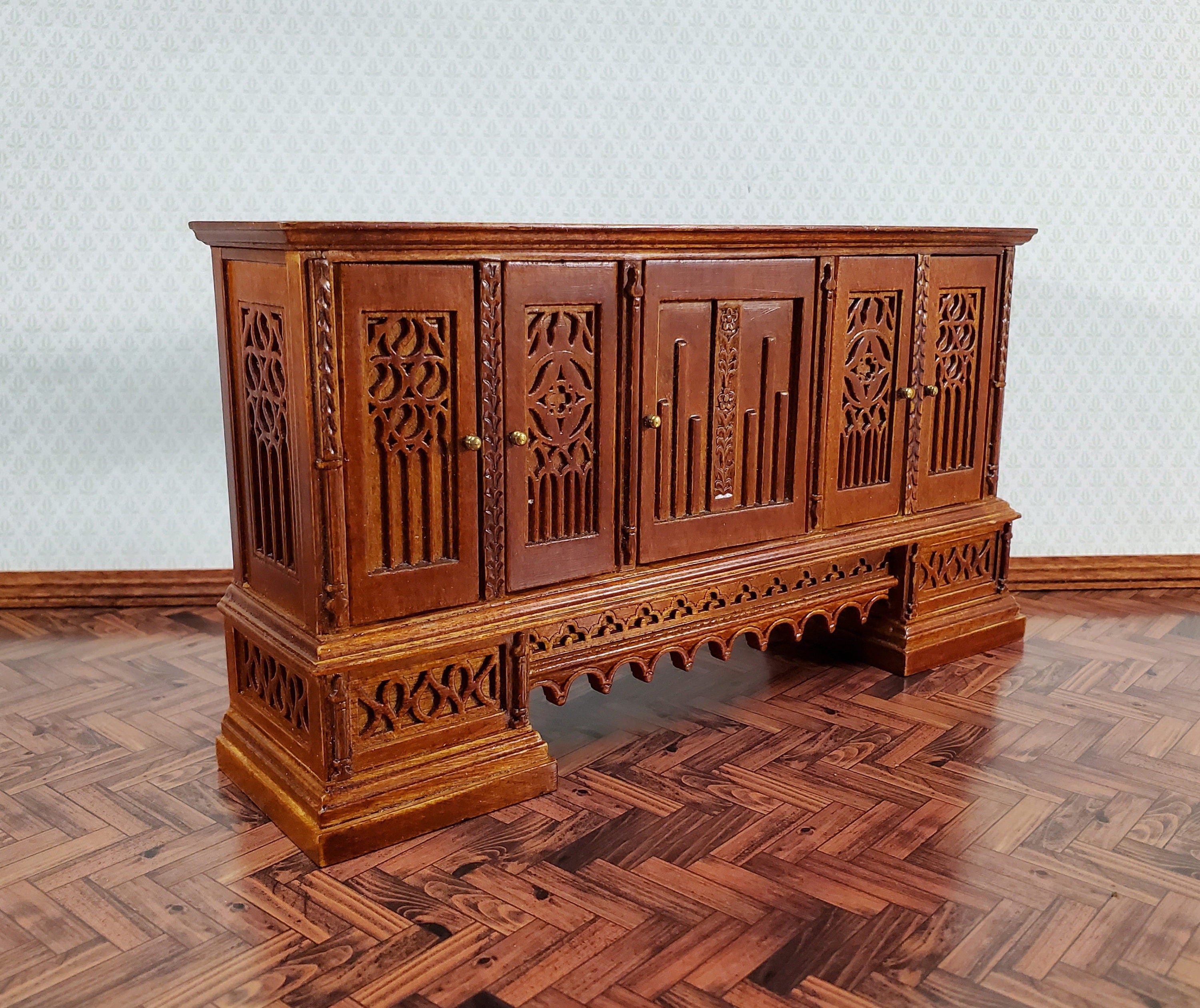 JBM Dollhouse Credenza Buffet Gothic Tudor 17th Century 1 12 Scale Fur Miniature Crush