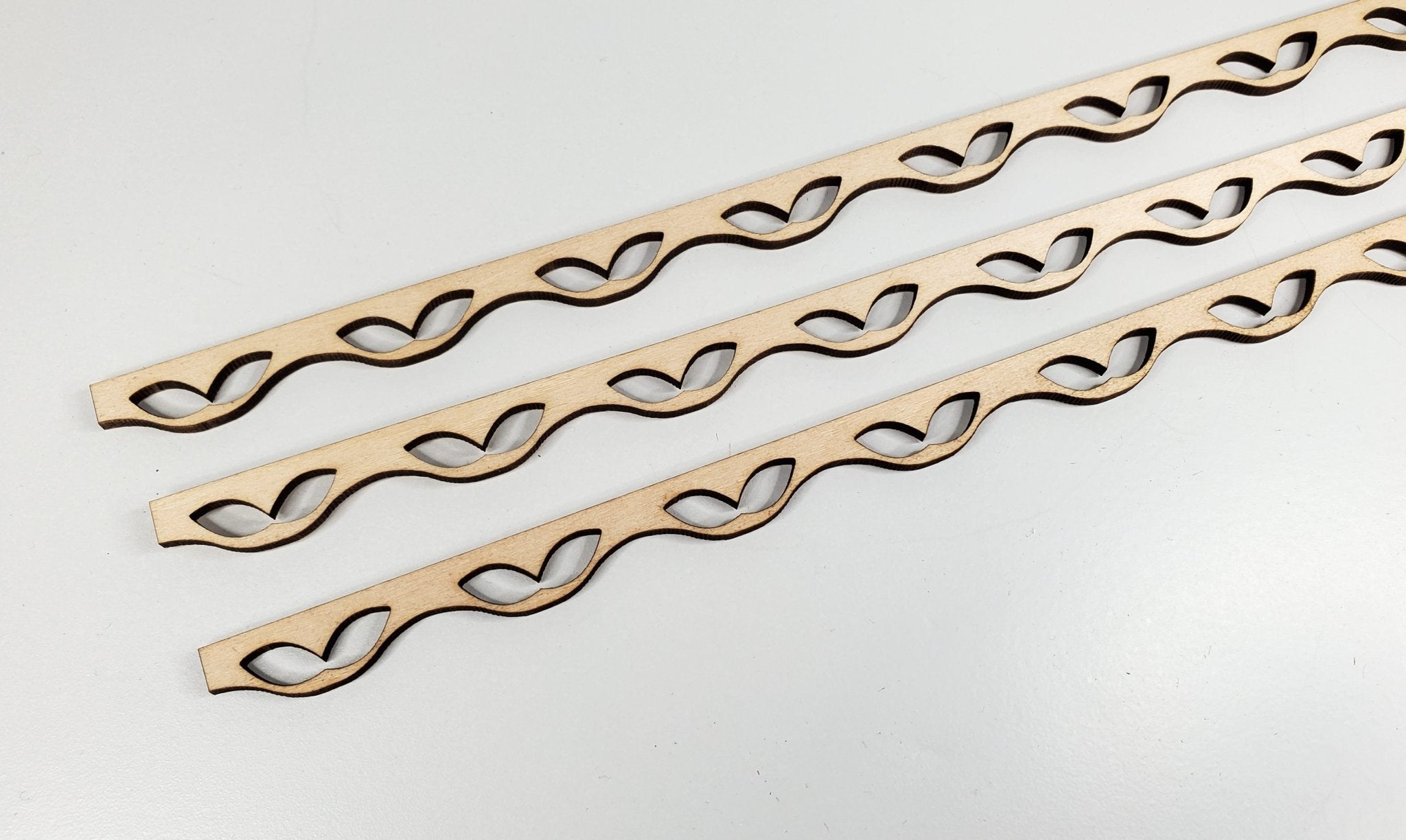 Miniature Decorative Trim Leaves Style 3 Pieces 7/16" Tall x 17 1/2" l ...