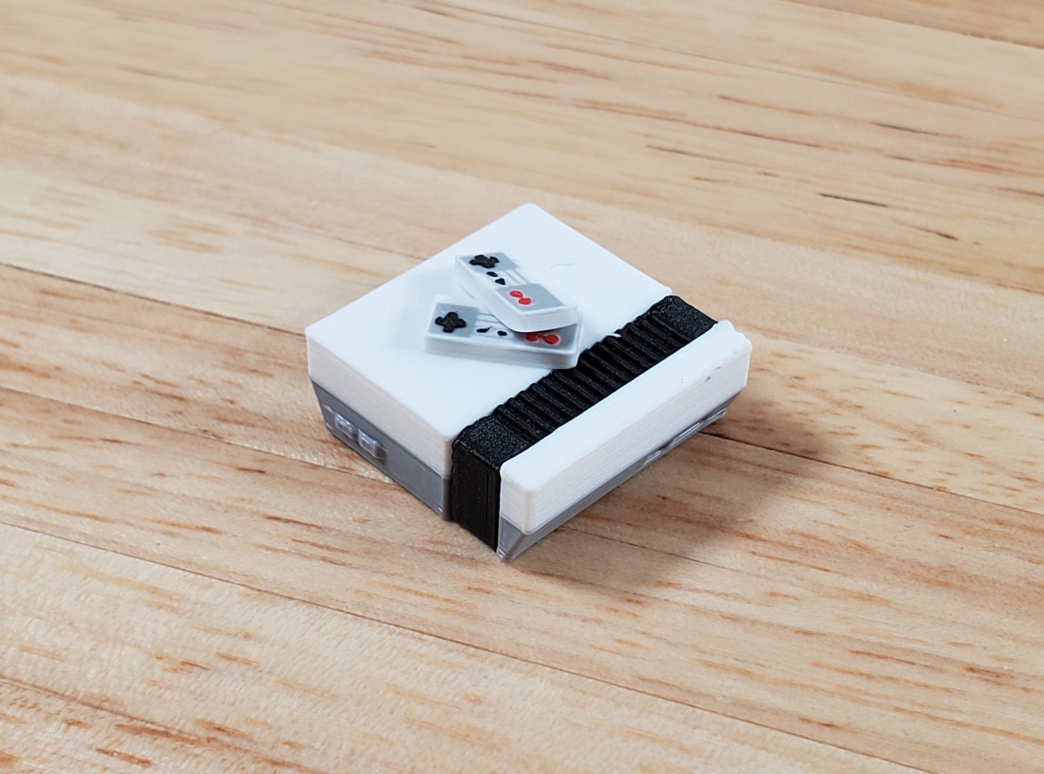 Miniature Prop Modern Gaming Console with 2 Controllers 1:12 Scale ...