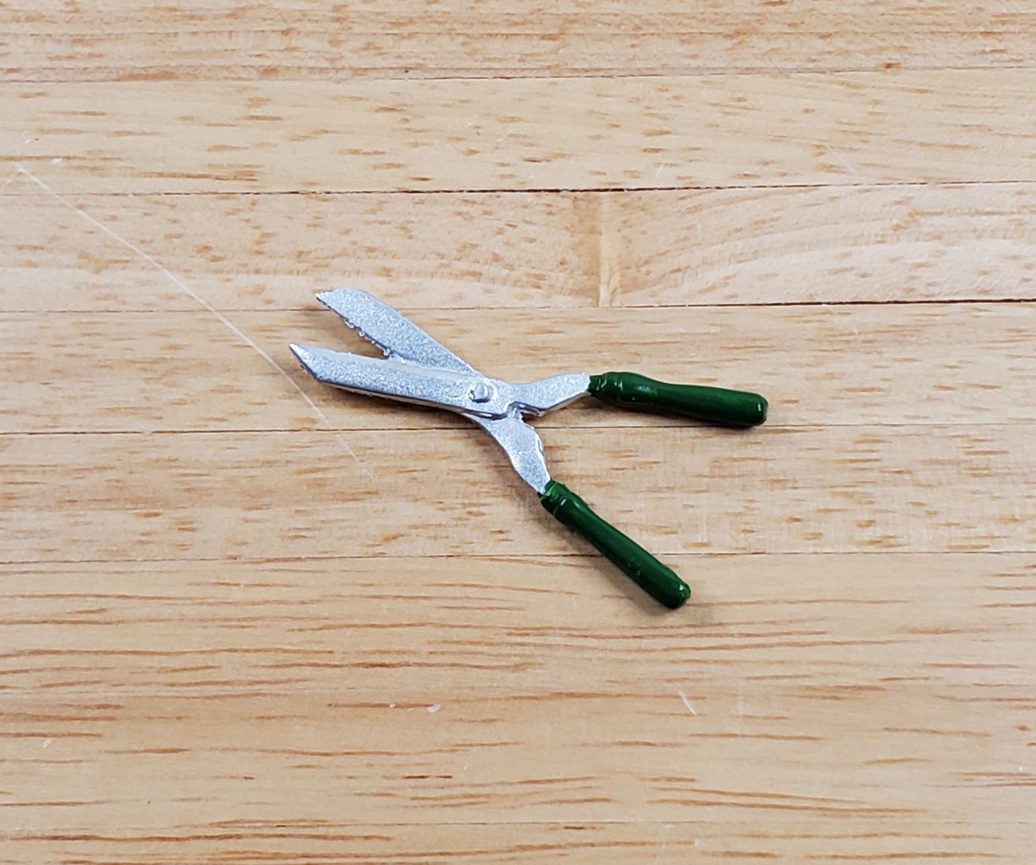 Dollhouse Hedge Clippers Metal Miniature Garden Accessories Tools 1:12 ...