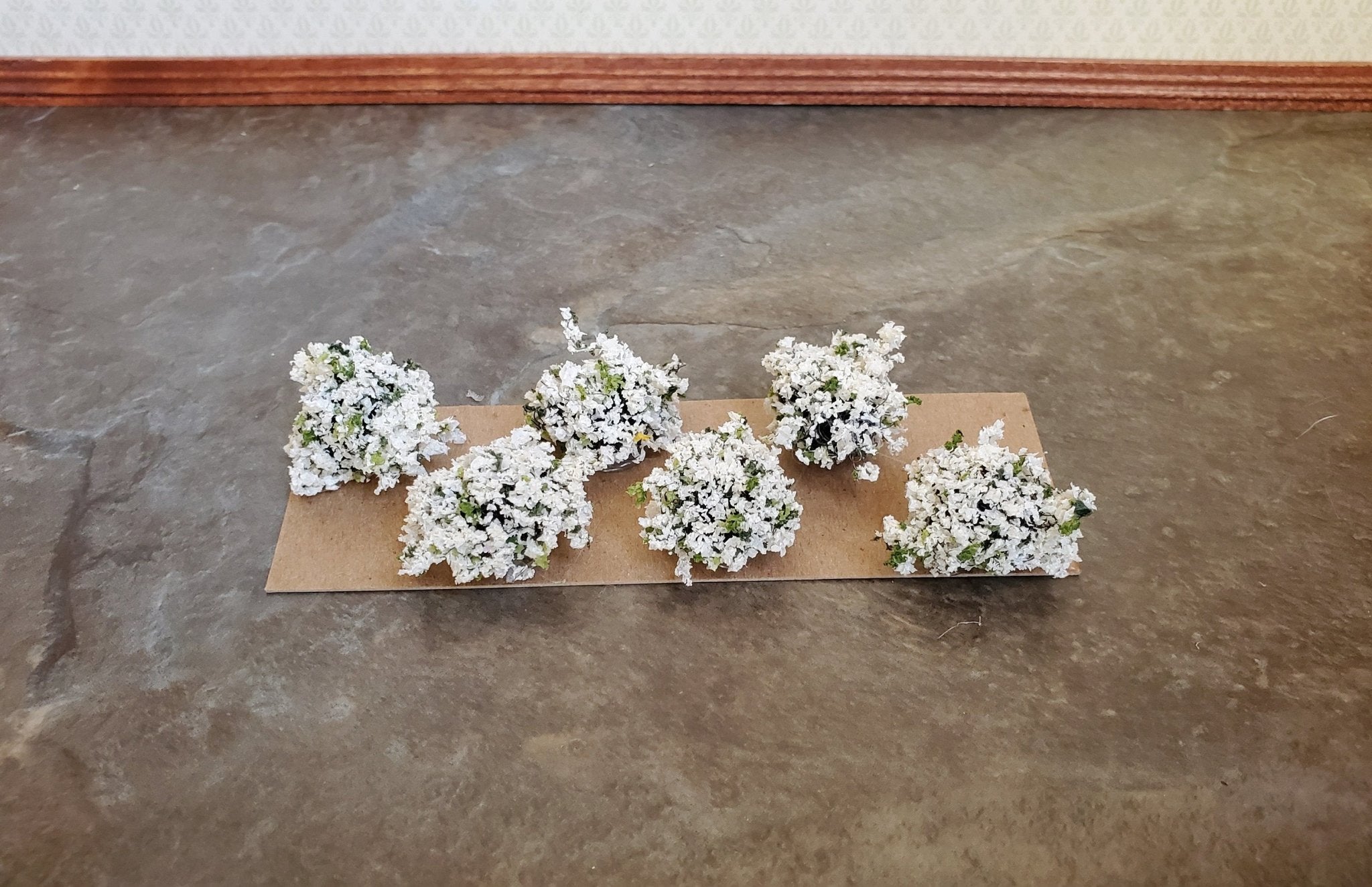 Dollhouse Miniature Flowering Shrub White & Green Small Bush Round 1:12 ...