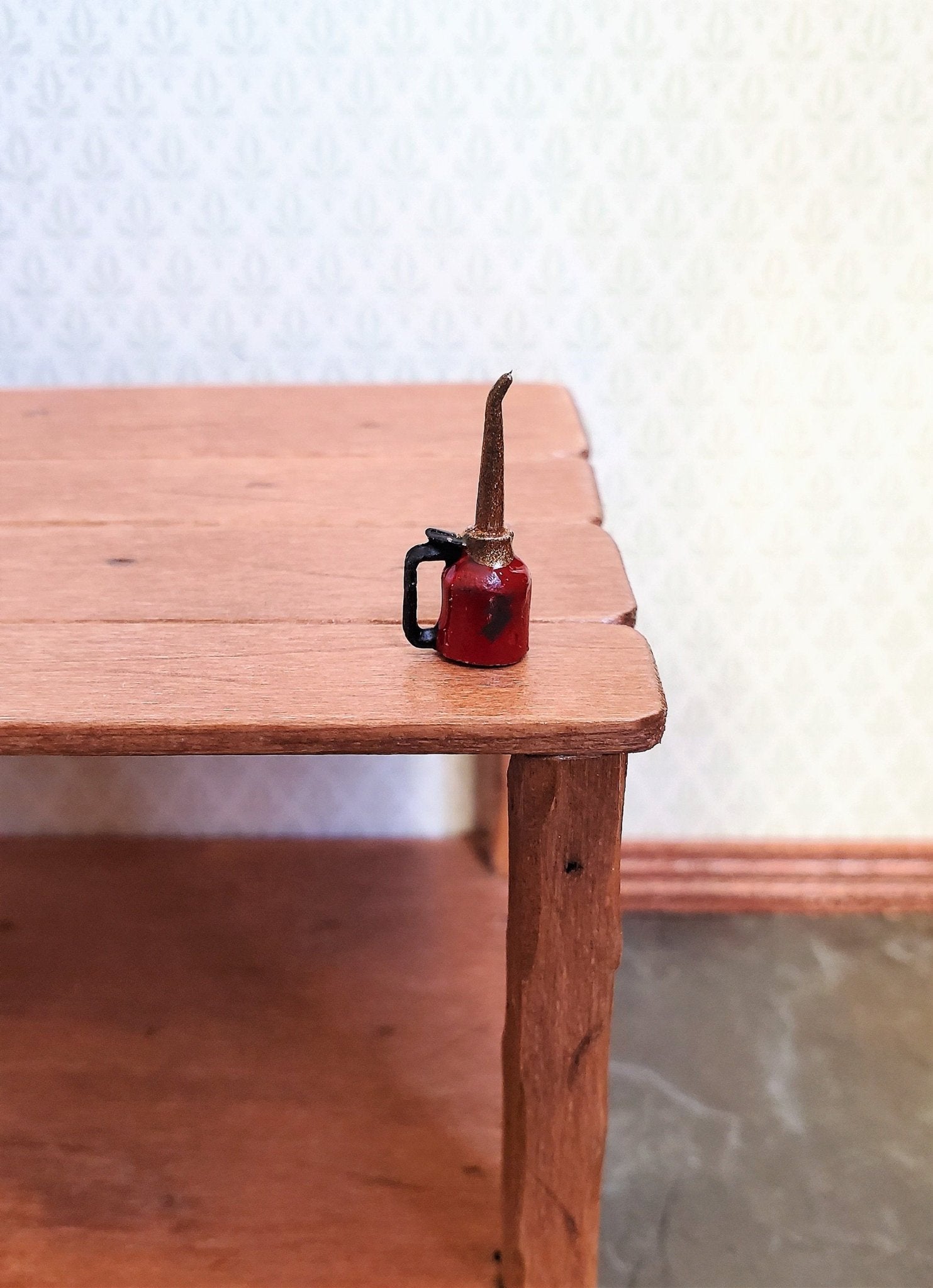 Dollhouse Miniature Pump Oil Can Red Distressed Sir Thomas Thumb 1:12 ...