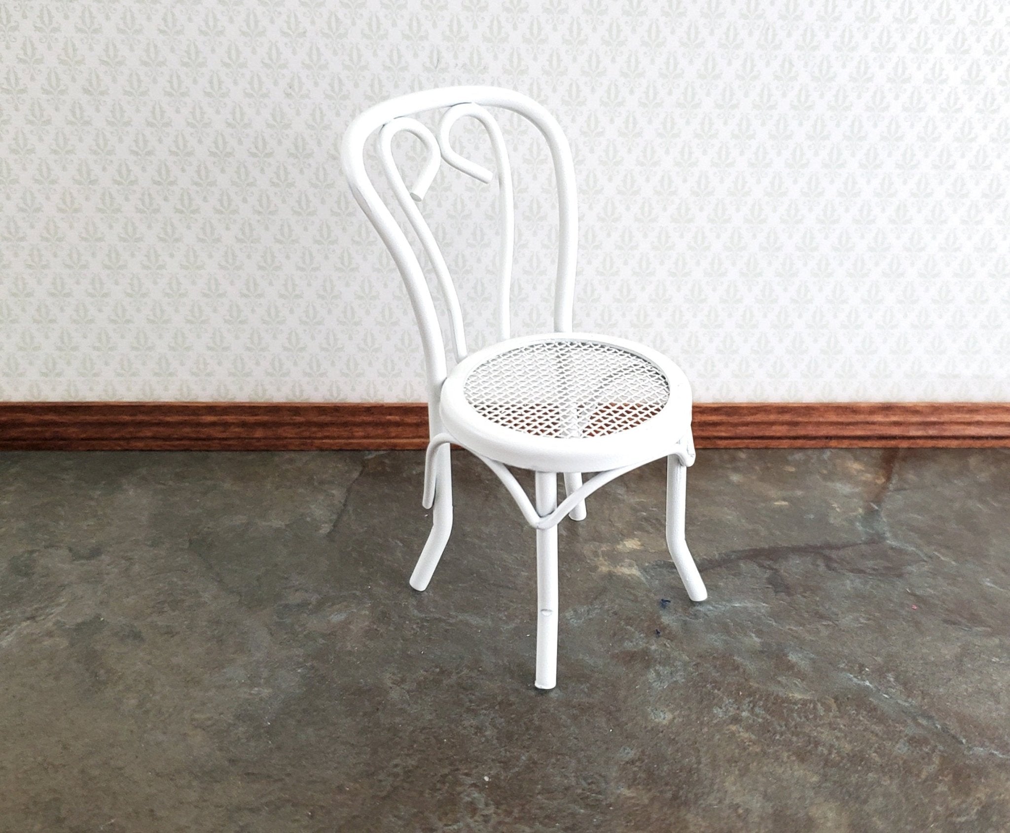 Dollhouse Patio Chair White Metal 1:12 Scale Fairy Garden Soda Fountain ...