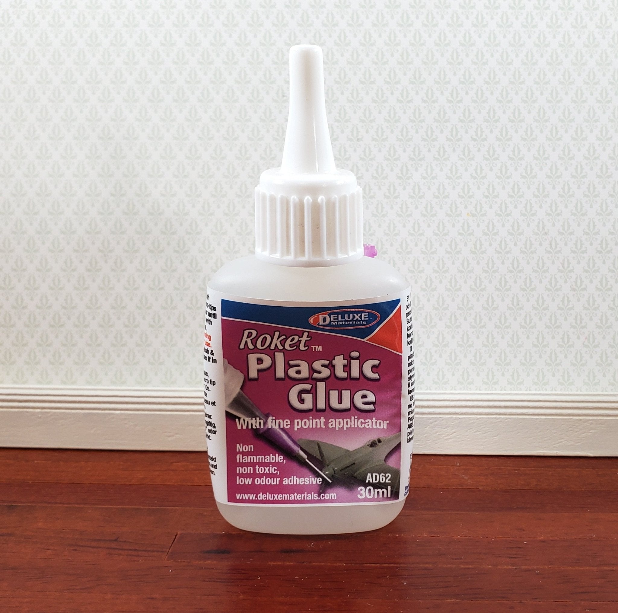 Roket Plastic Glue Adhesive Deluxe Materials 30 ml with Fine Point ...